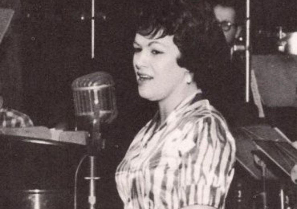 Patsy Cline - A Poor Man's Roses - MaiBeautySong